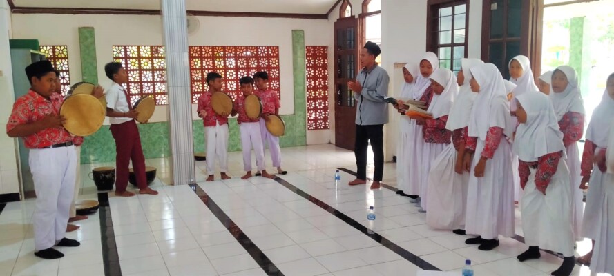 Mengembangkan Keindahan Seni Musik Budaya Islam - LPM Waskita
